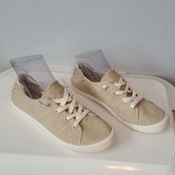 Mallow | Shoes | Mallow Tan Stretch Shoes | Poshmark